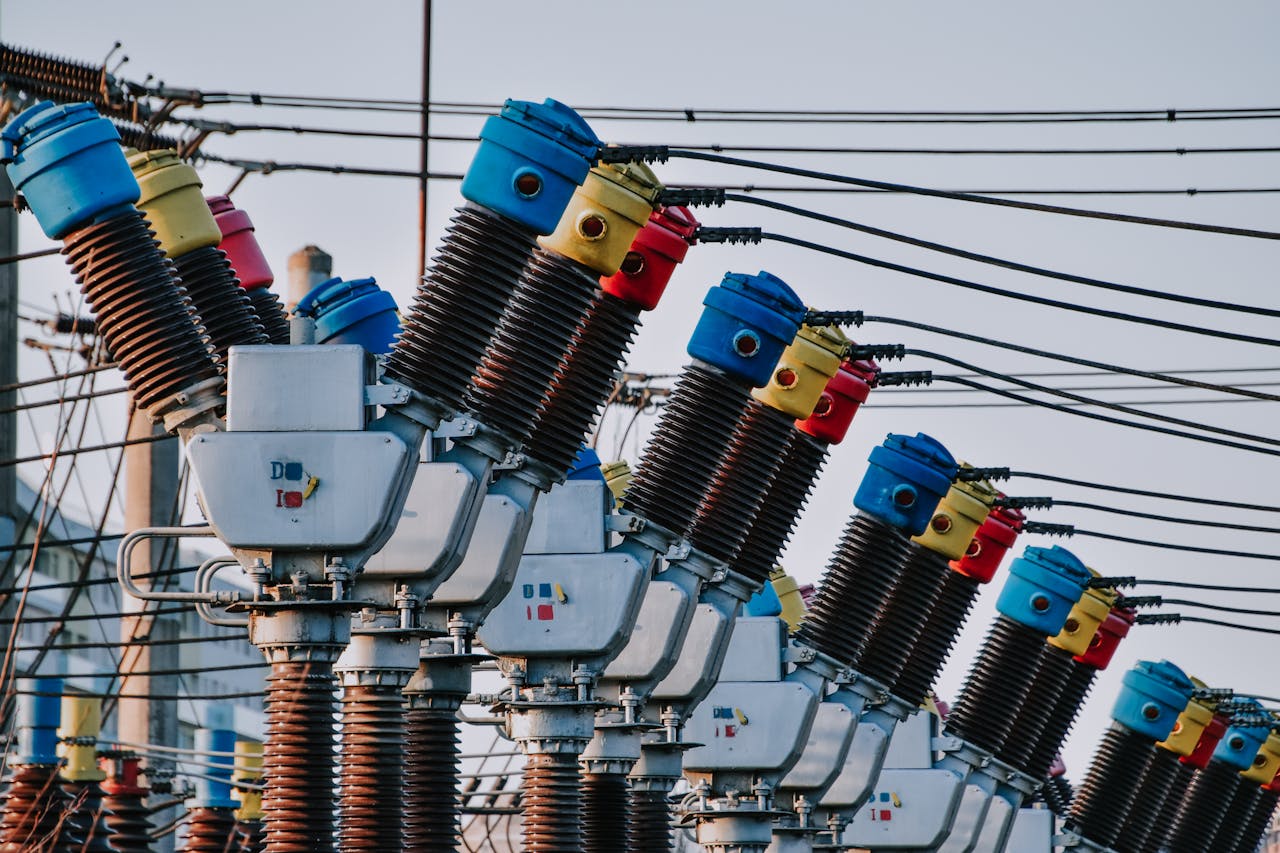 Best Invoice Factoring Companies for Electrical Supplies Distribution